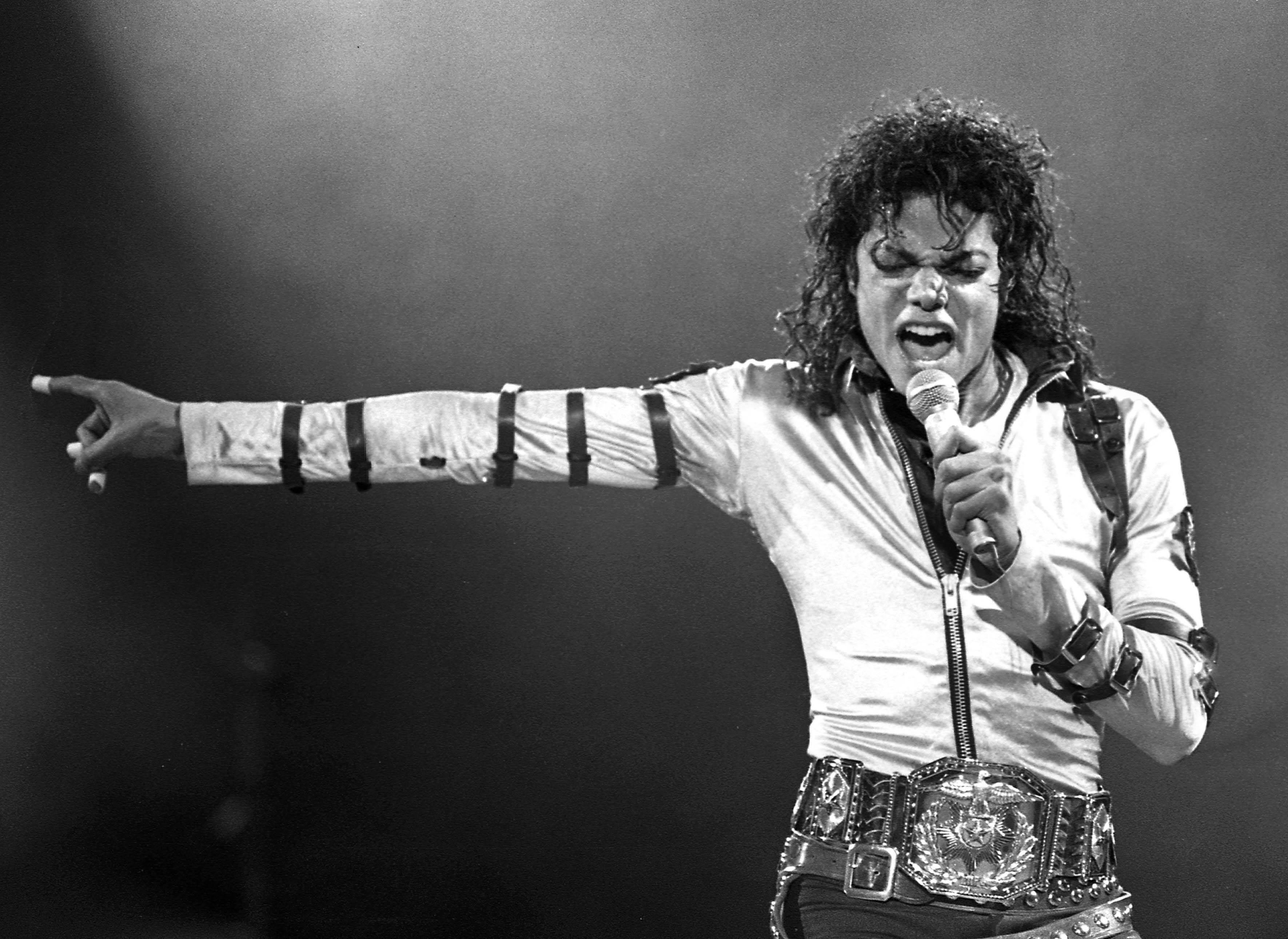 12 Best ’80s Pop Songs Everyone Still Knows by Heart