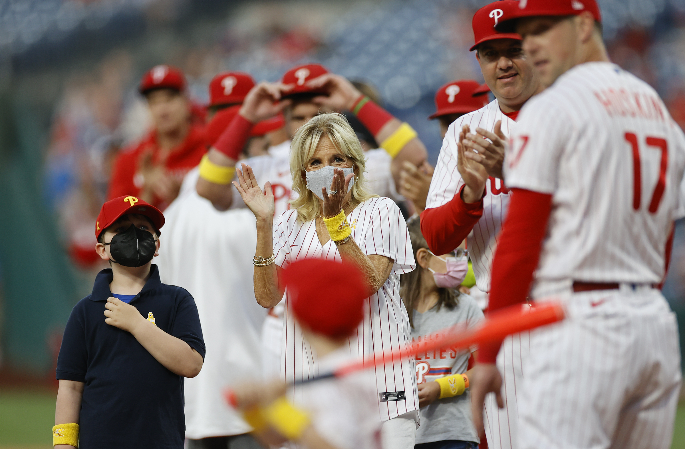 How the Eagles are helping this ‘childhood cancer warrior’ show other ...