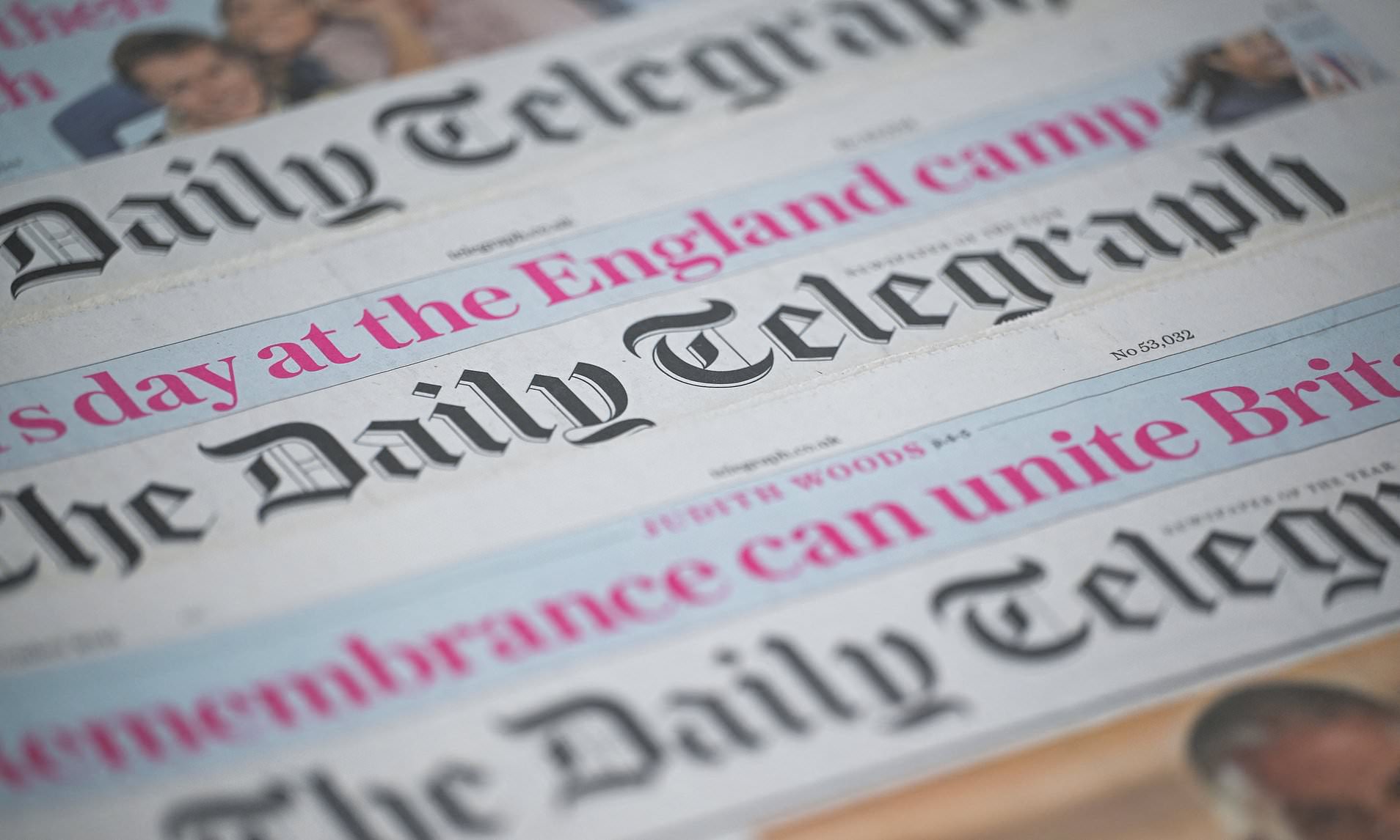 Owner of the Daily Mail strikes £500 million deal to buy The Daily ...