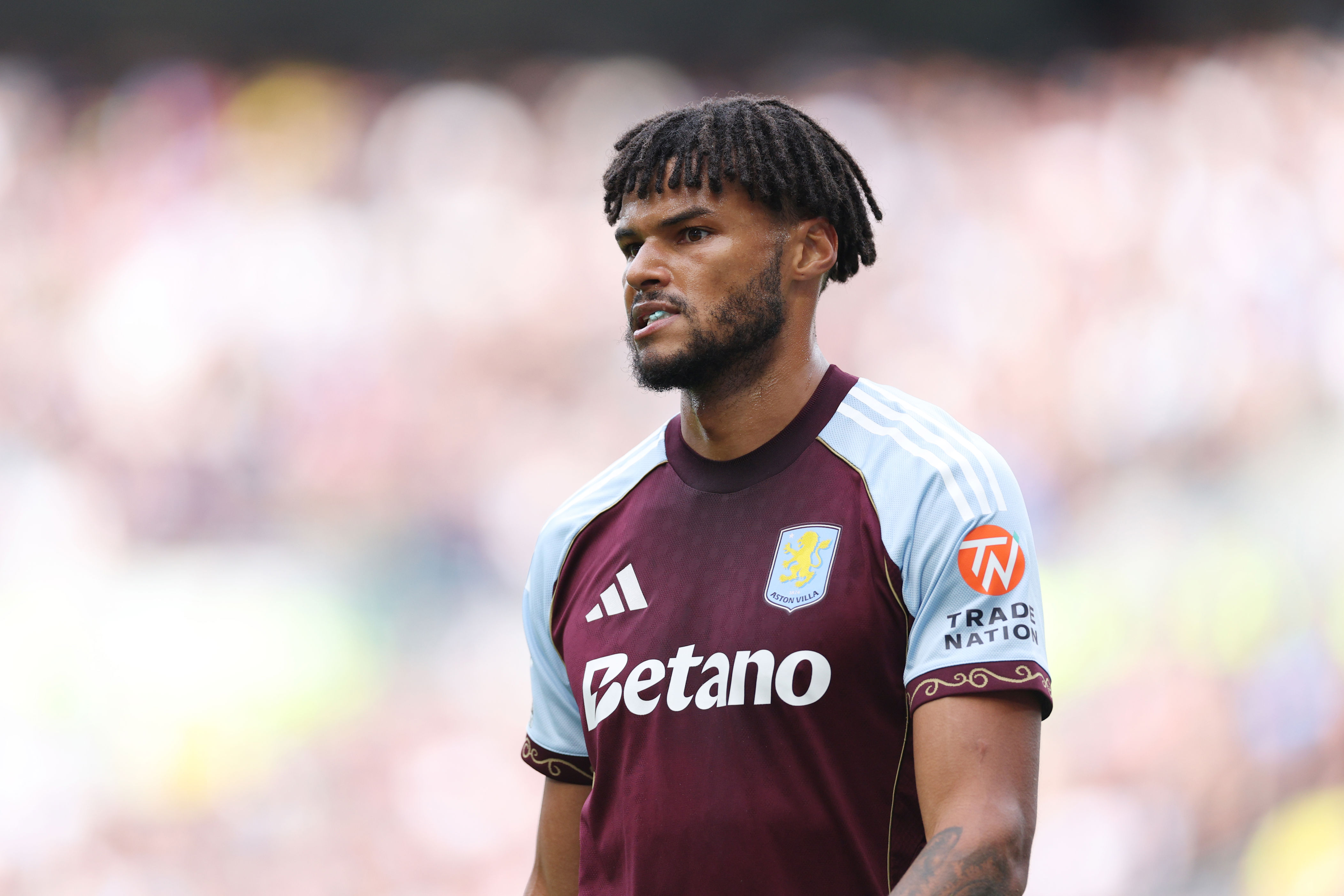Tyrone Mings sends hilarious Aston Villa message to Harvey Elliott ...