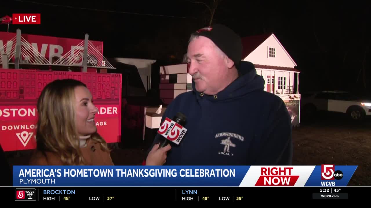 Crew preparing floats for America's Hometown Thanksgiving Celebration ...