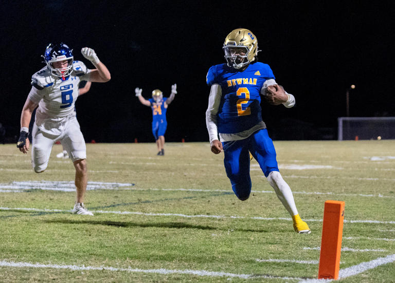 Cardinal Newman football led by Hughley, Donghia's 6 touchdowns