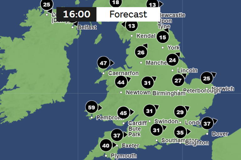 Met Office maps show where 60mph winds will hit UK this weekend
