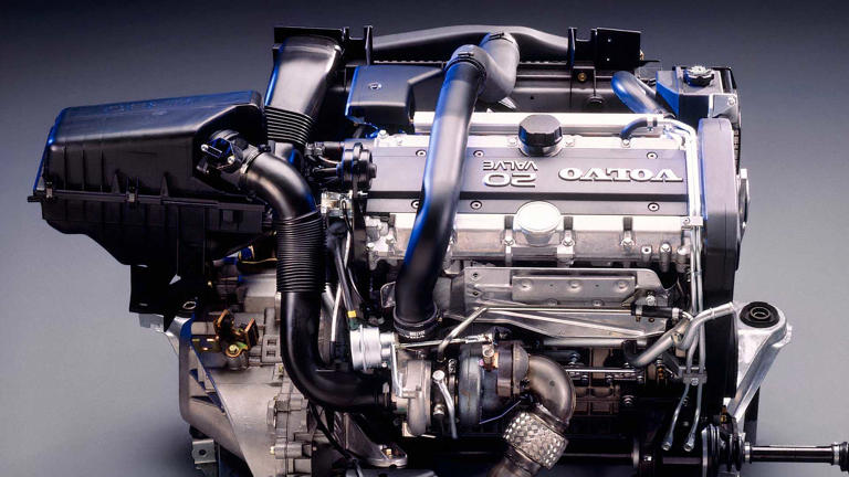 1995 Volvo 850 T-5R: The 240 HP racing wagon nobody remembers