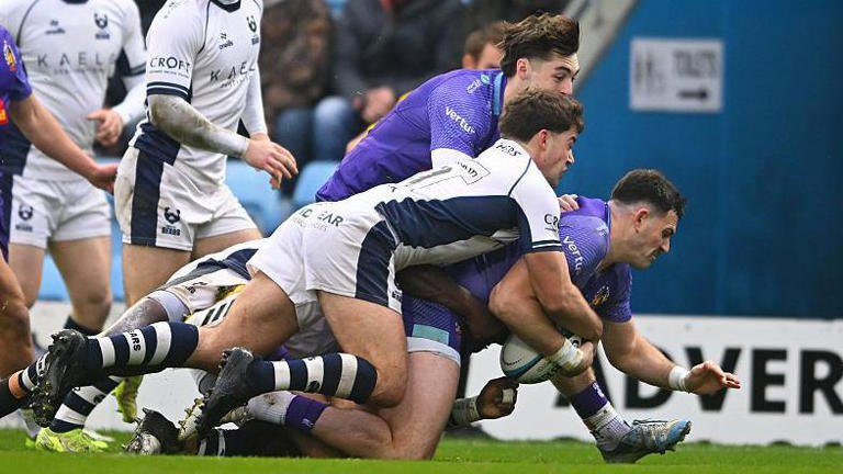 Saracens demolish Newcastle to claim play-off berth