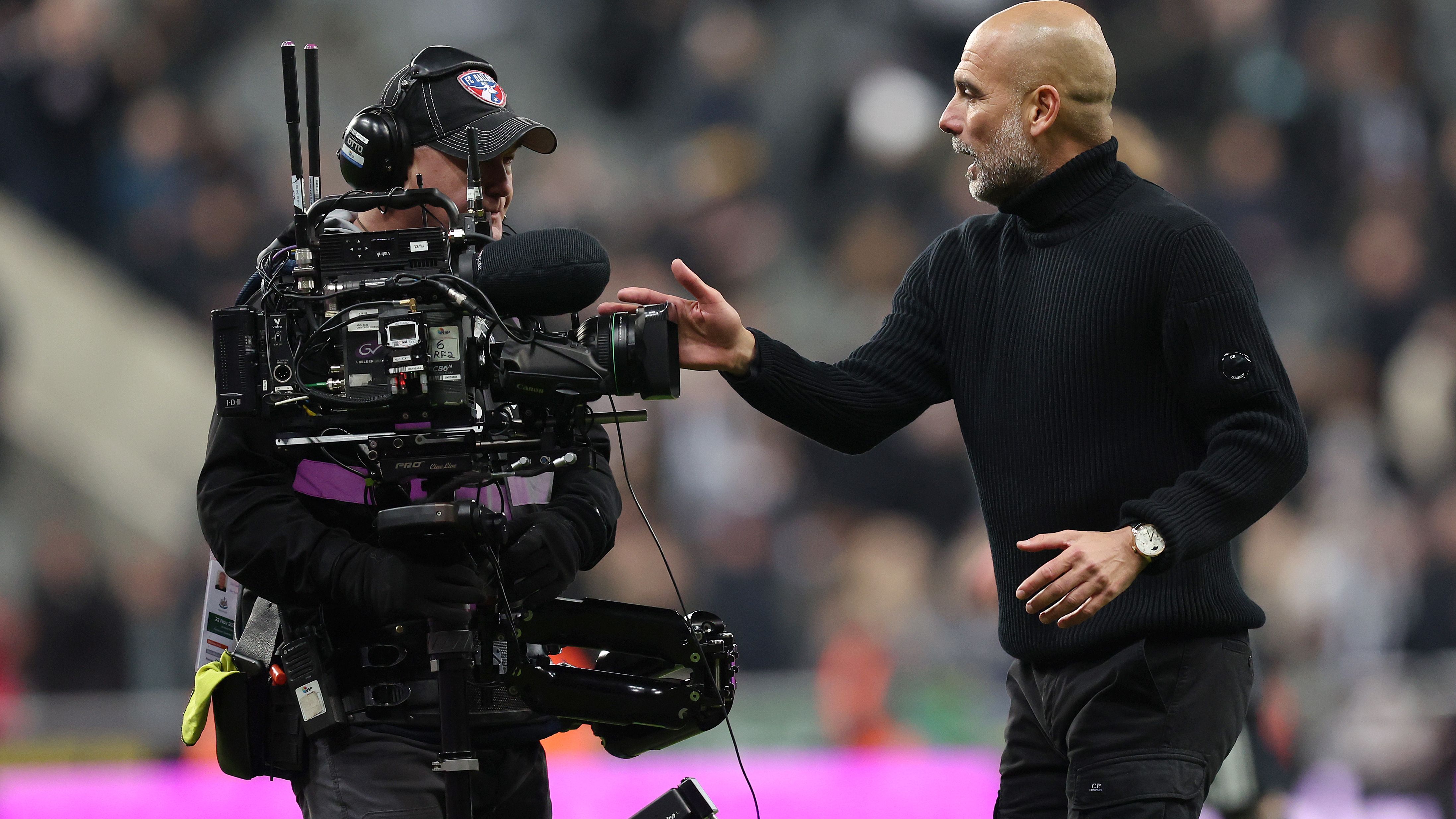 Guardiola nervoso al termine di Newcastle-Manchester City: pugni alla ...