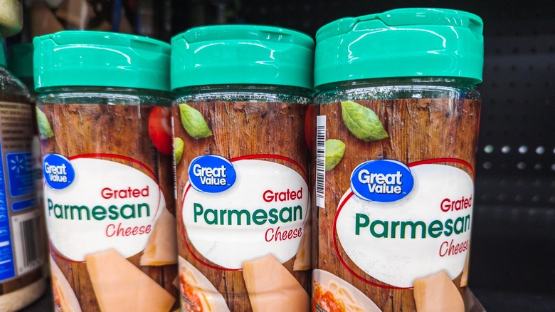 Don't Toss That Empty Parmesan Cheese Bottle! Use It As A Clever Food ...