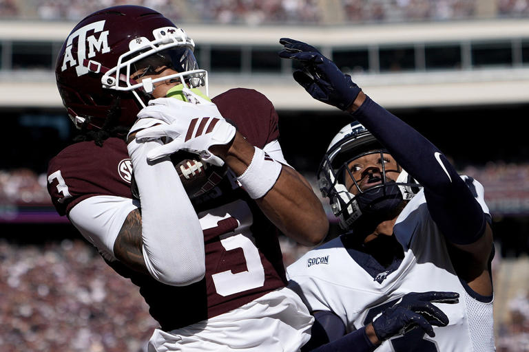 Reed's 3 TD passes in 1st quarter propel No. 3 Texas A&M past Samford ...