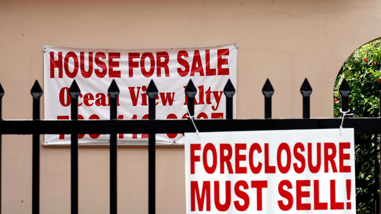 What A Potential Stock Market Crash Could Mean For Your Home Value