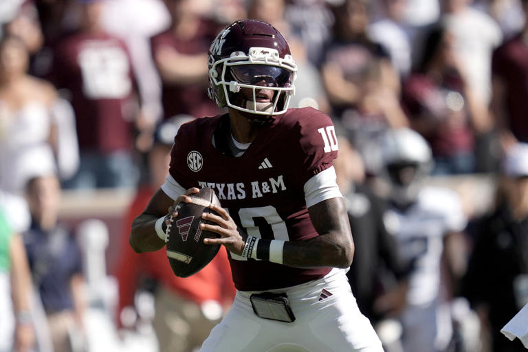 Reed's 3 TD passes in 1st quarter propel No. 3 Texas A&M past Samford ...