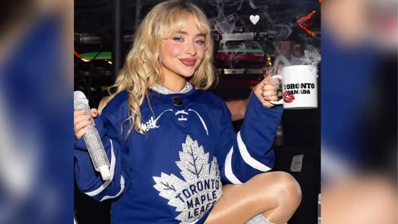 Sabrina Carpenter turned Scotiabank Arena into a Maple Leafs ...