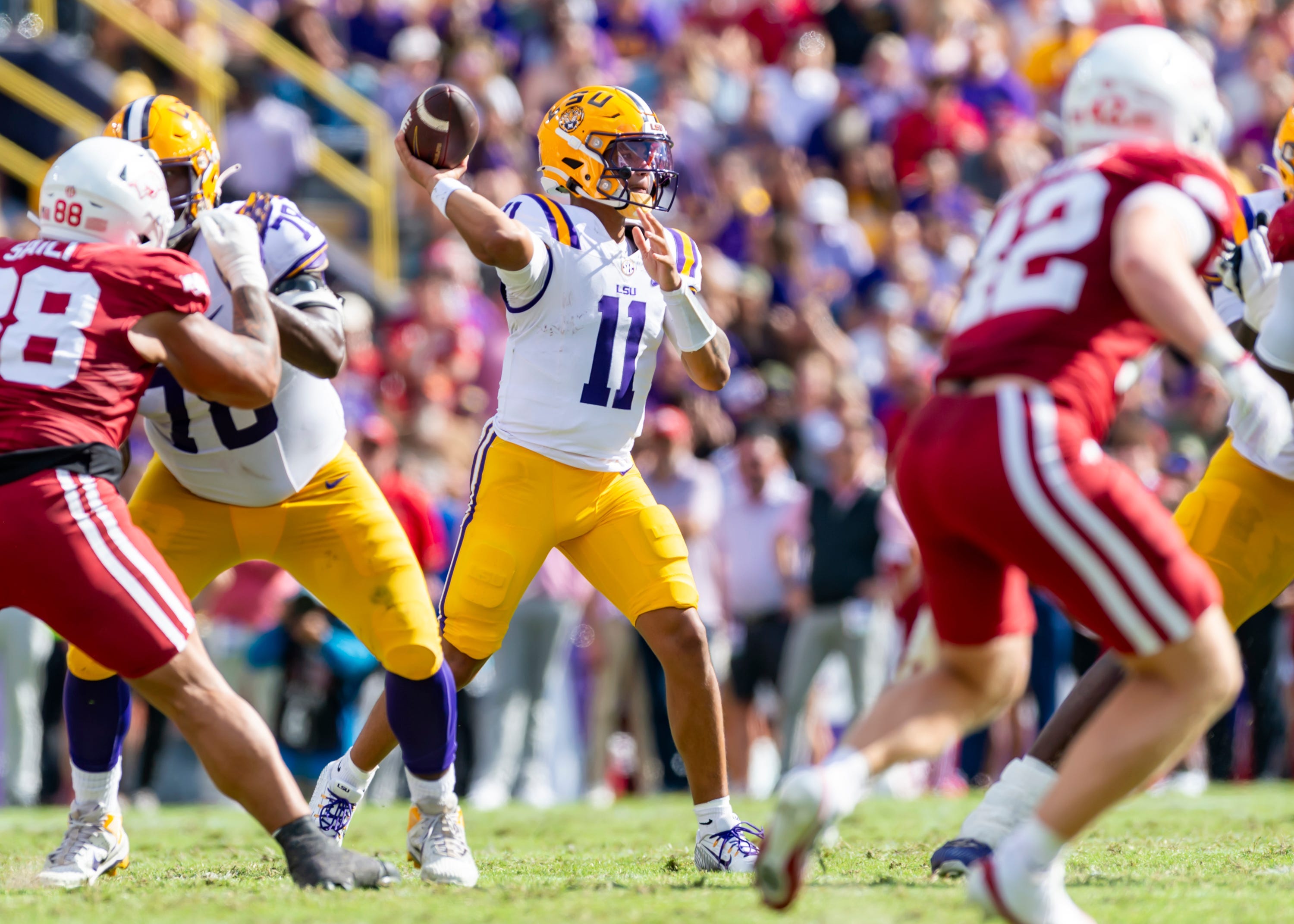 LSU football survives Western Kentucky: Score, game highlights