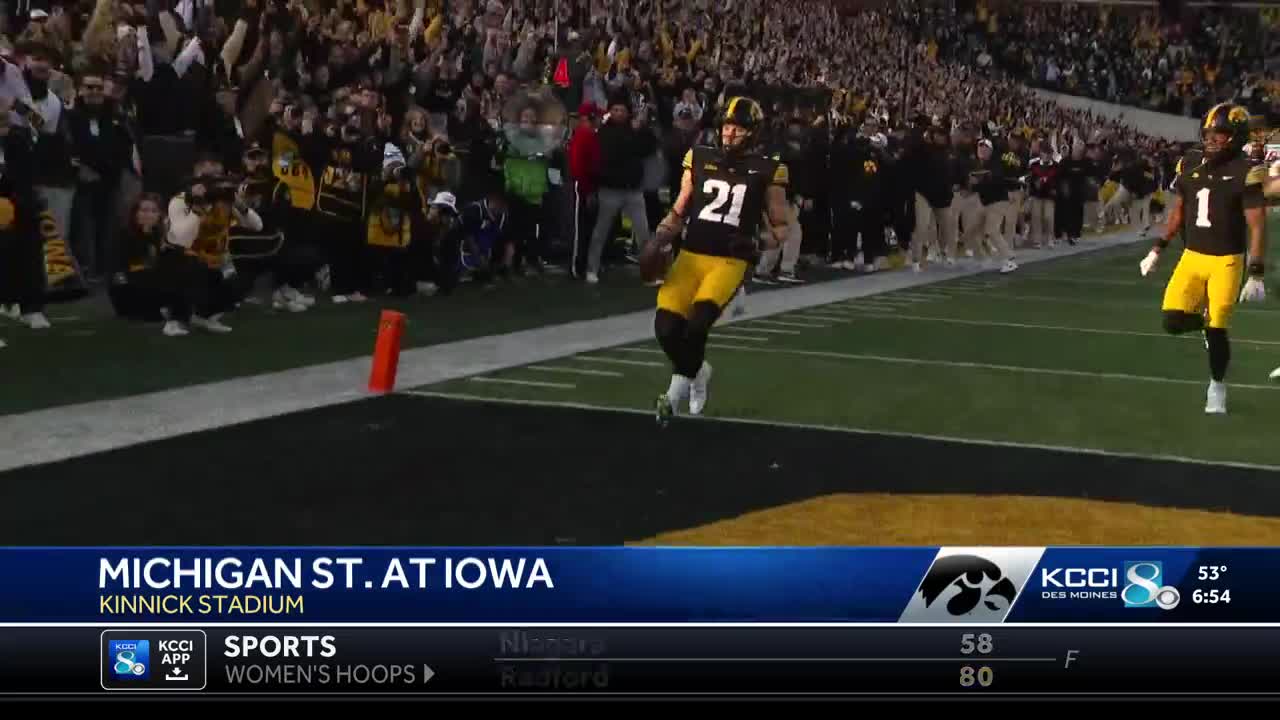 Watch: Kaden Wetjen breaks long punt return for touchdown against ...