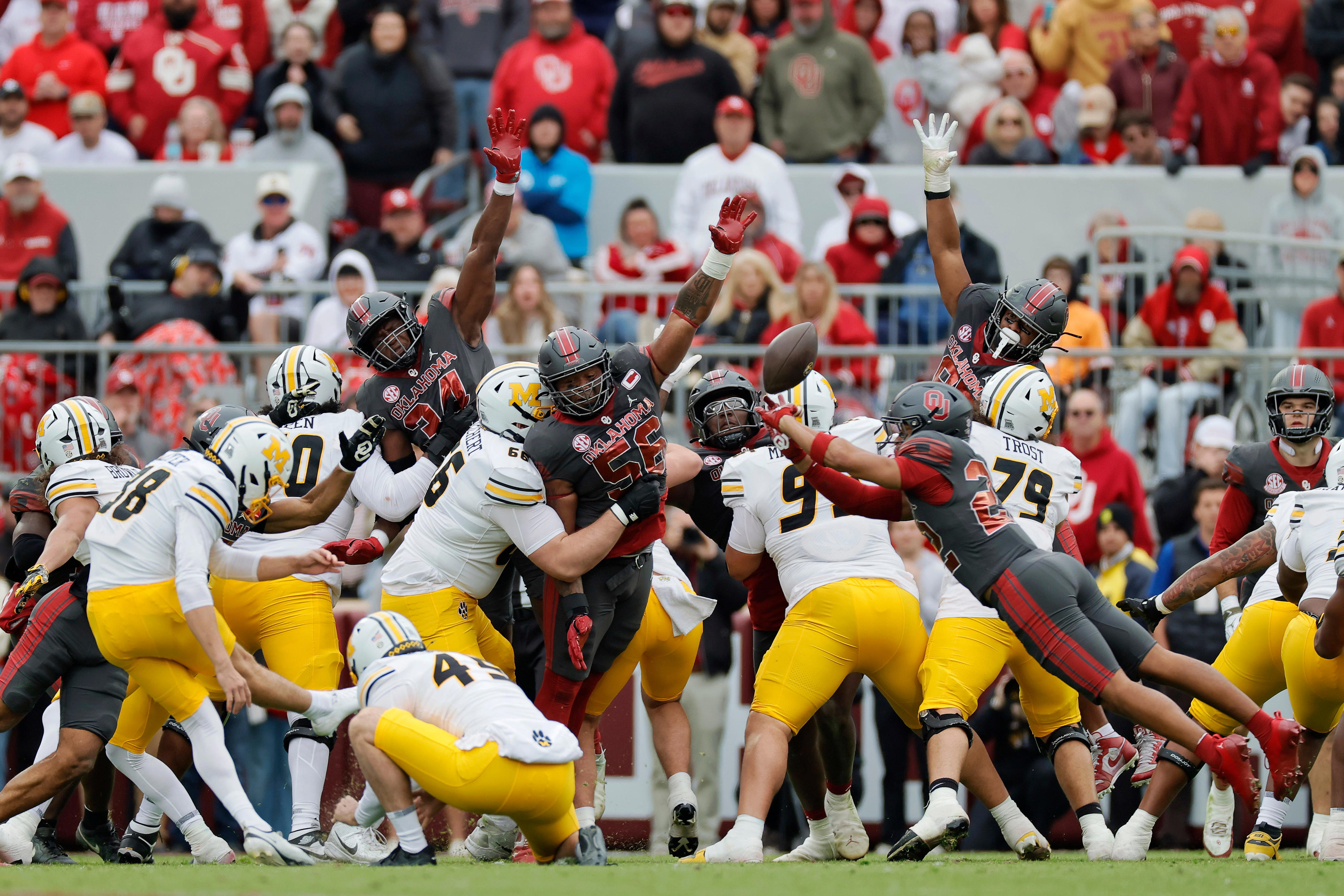 Oklahoma safety Peyton Bowen named national Defensive Back of the Week