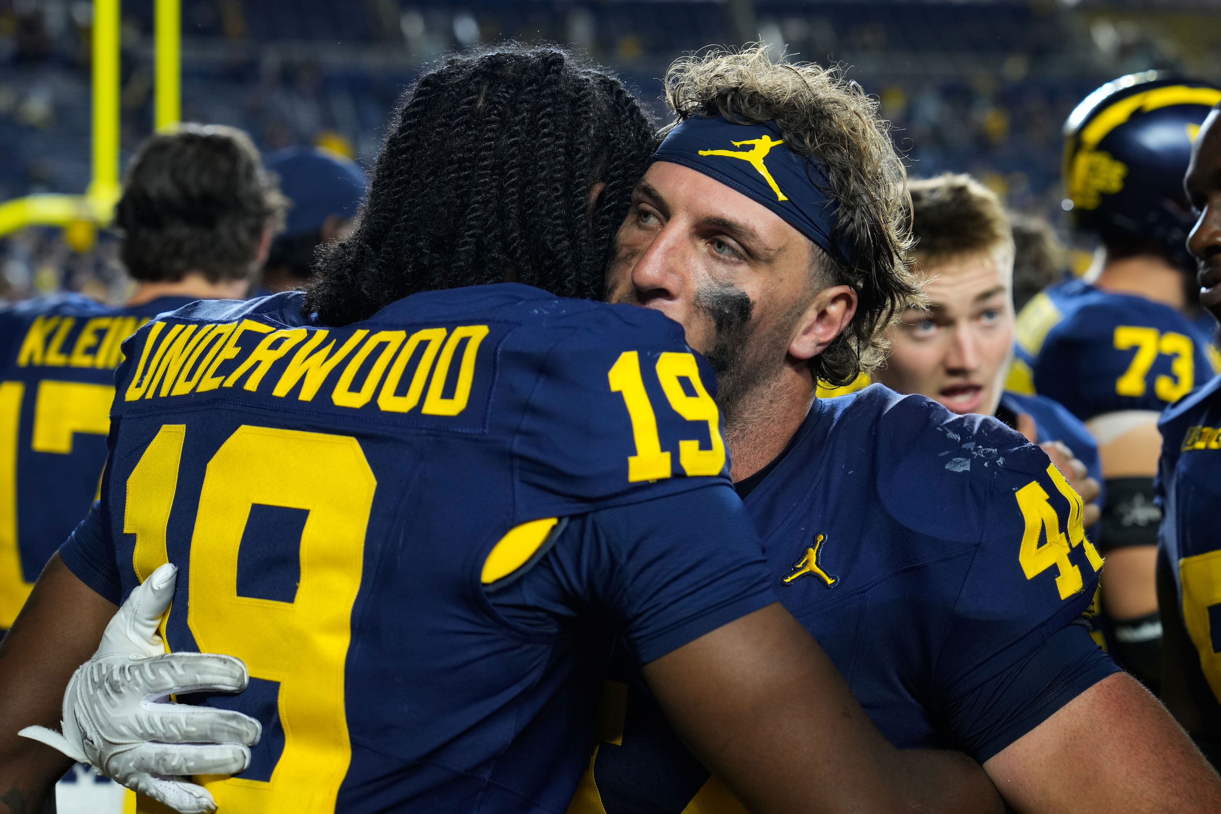 Michigan captain spotted on crutches before Ohio State game