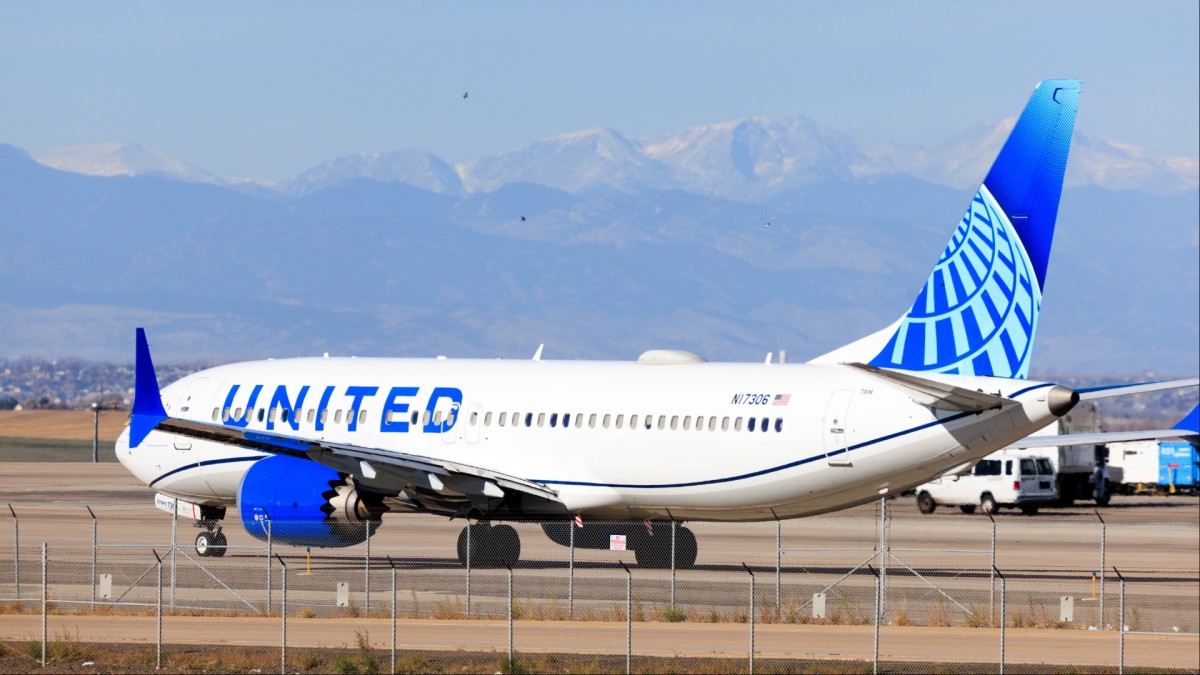 United Airlines Flight Collides With a Balloon Over Utah