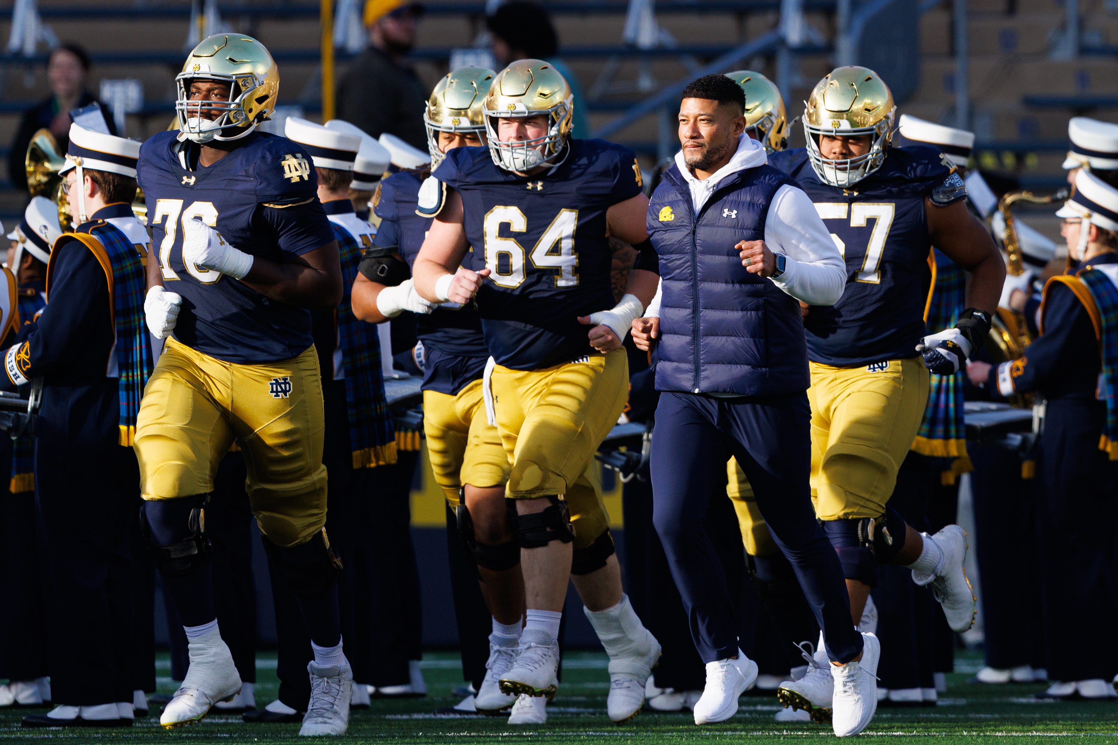 Notre Dame football signs recruiting class of 2026. Live updates