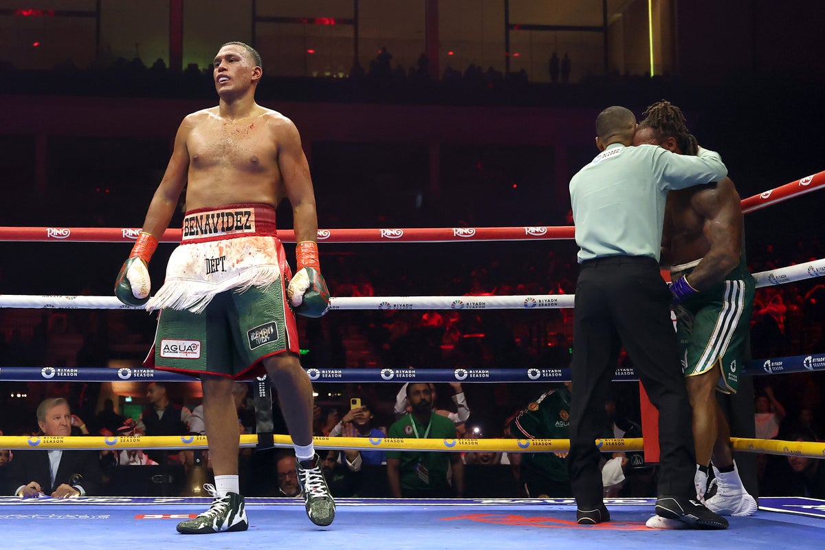 Benavidez stops Yarde to cap off dominant showing in world-title clash