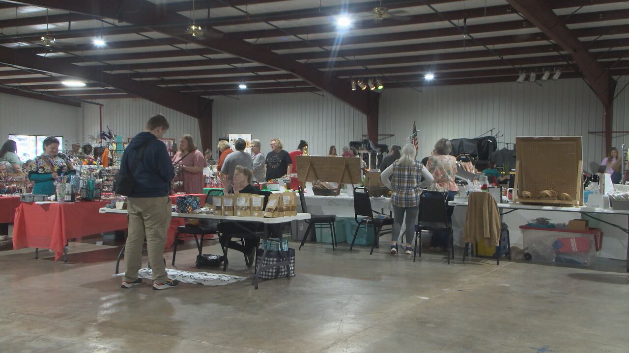 Safe Night Ministries holds Christmas craft market in Hardy