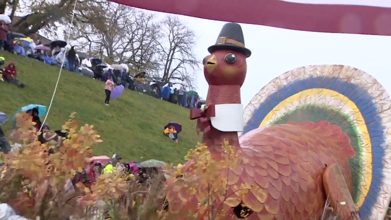 Plymouth Thanksgiving parade puts U.S. history on full display