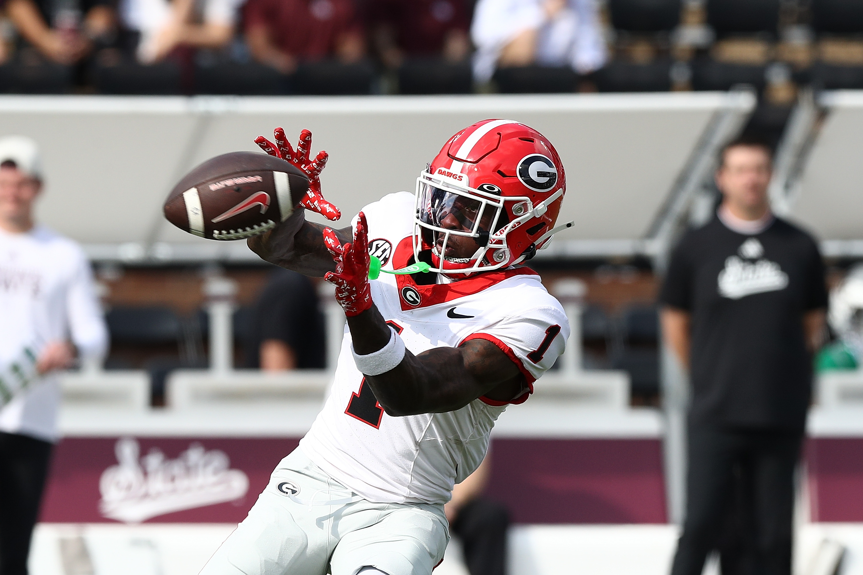 How to Watch Charlotte vs Georgia: Live Stream NCAA College Football ...