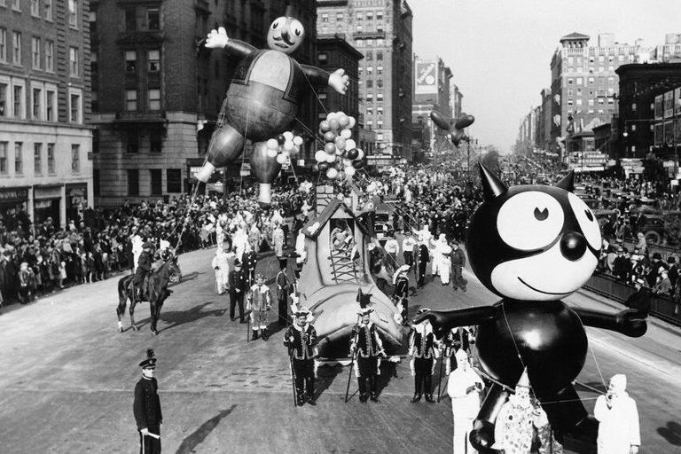 What Character Was the First Giant Balloon in the Macy's Thanksgiving ...