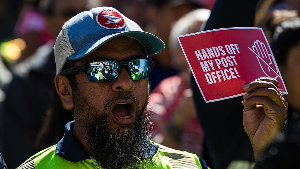 Canada Post and union reach deal in principle to end strike