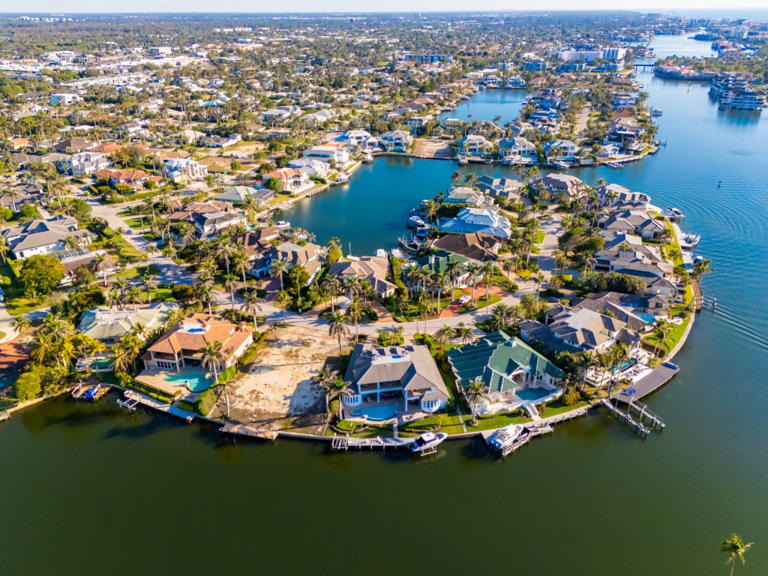 Map shows top 10 cities where foreigners are looking to buy US homes
