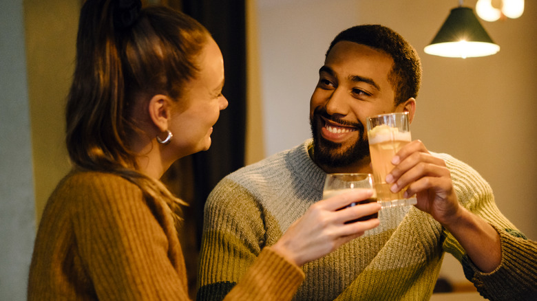 Silent Clues That Show Someone Is Attracted To You