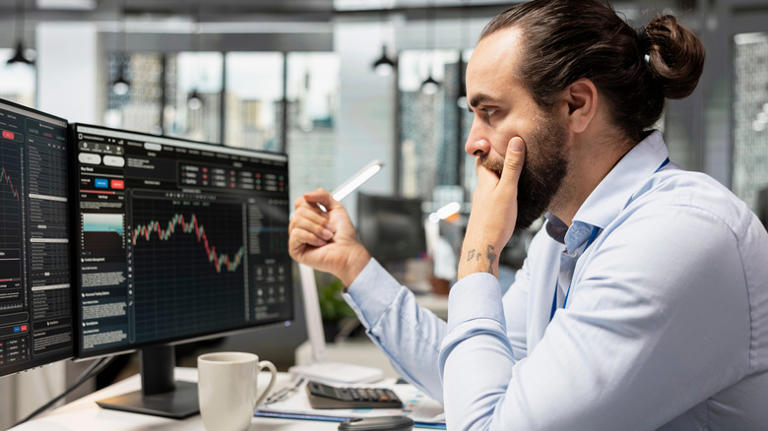 What A Potential Stock Market Crash Could Mean For Your Home Value