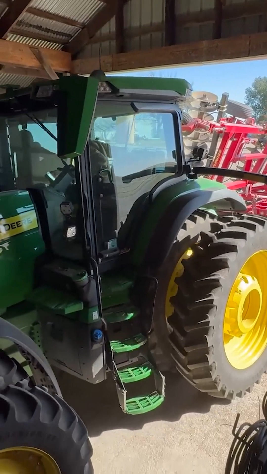 That's a Good Looking Tractor!