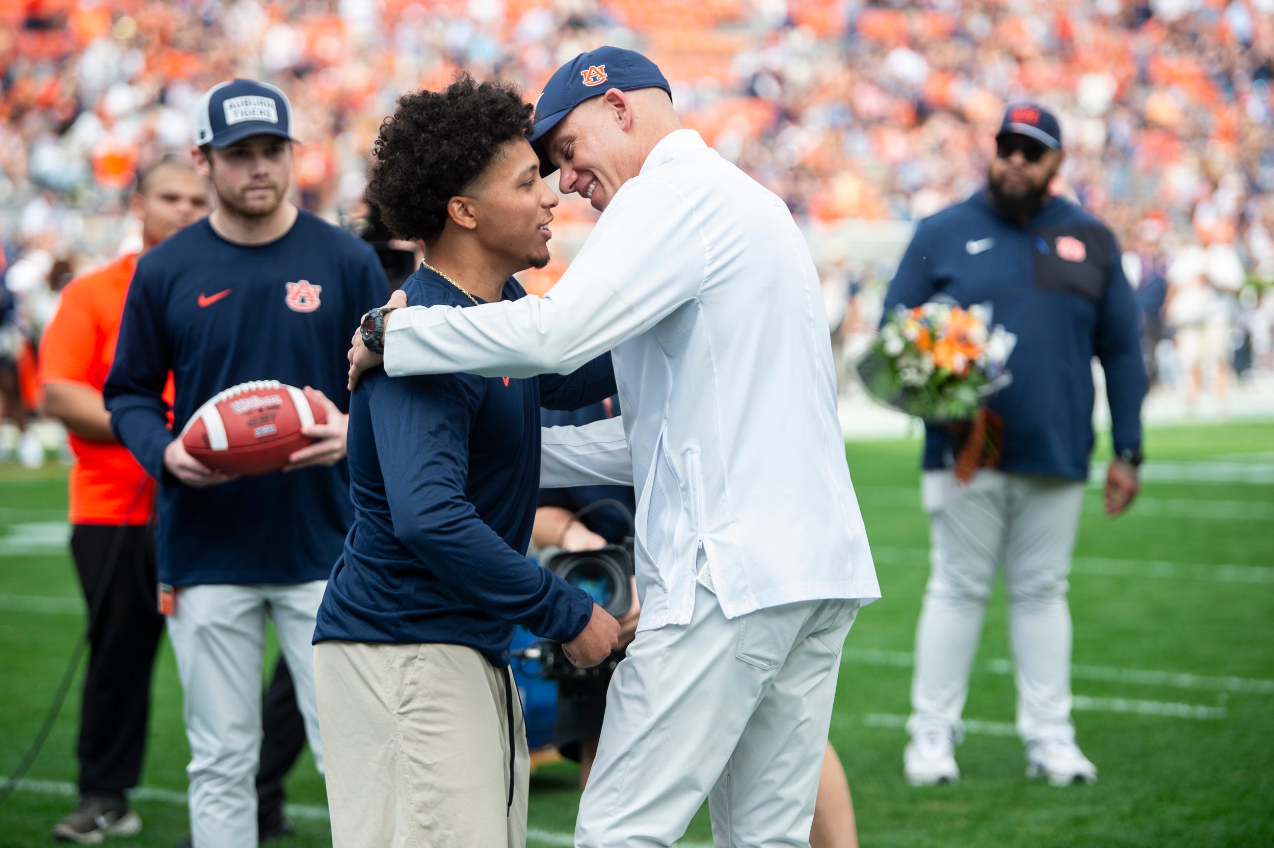 Watch Auburn football honor running back Brian Battie on Senior Day