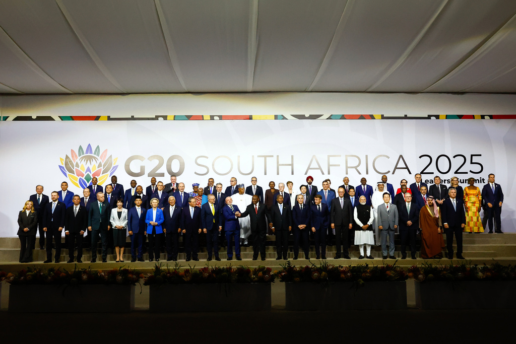 Leaders adopt a declaration at the start of South Africa's G20 summit ...