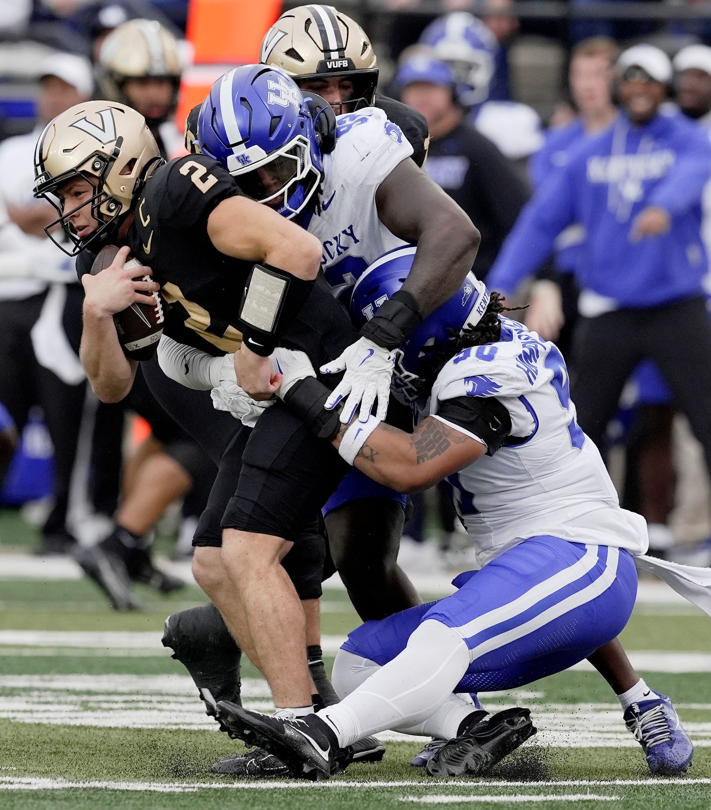 Vanderbilt, Kentucky issued unsportsmanlike penalties after benches clear
