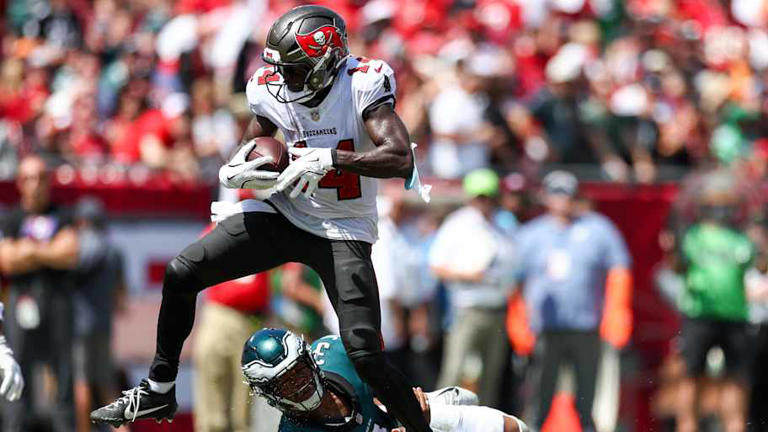 Fantasy Football Buy, Sell, or Hold: Chris Godwin Returns to Buccaneers ...