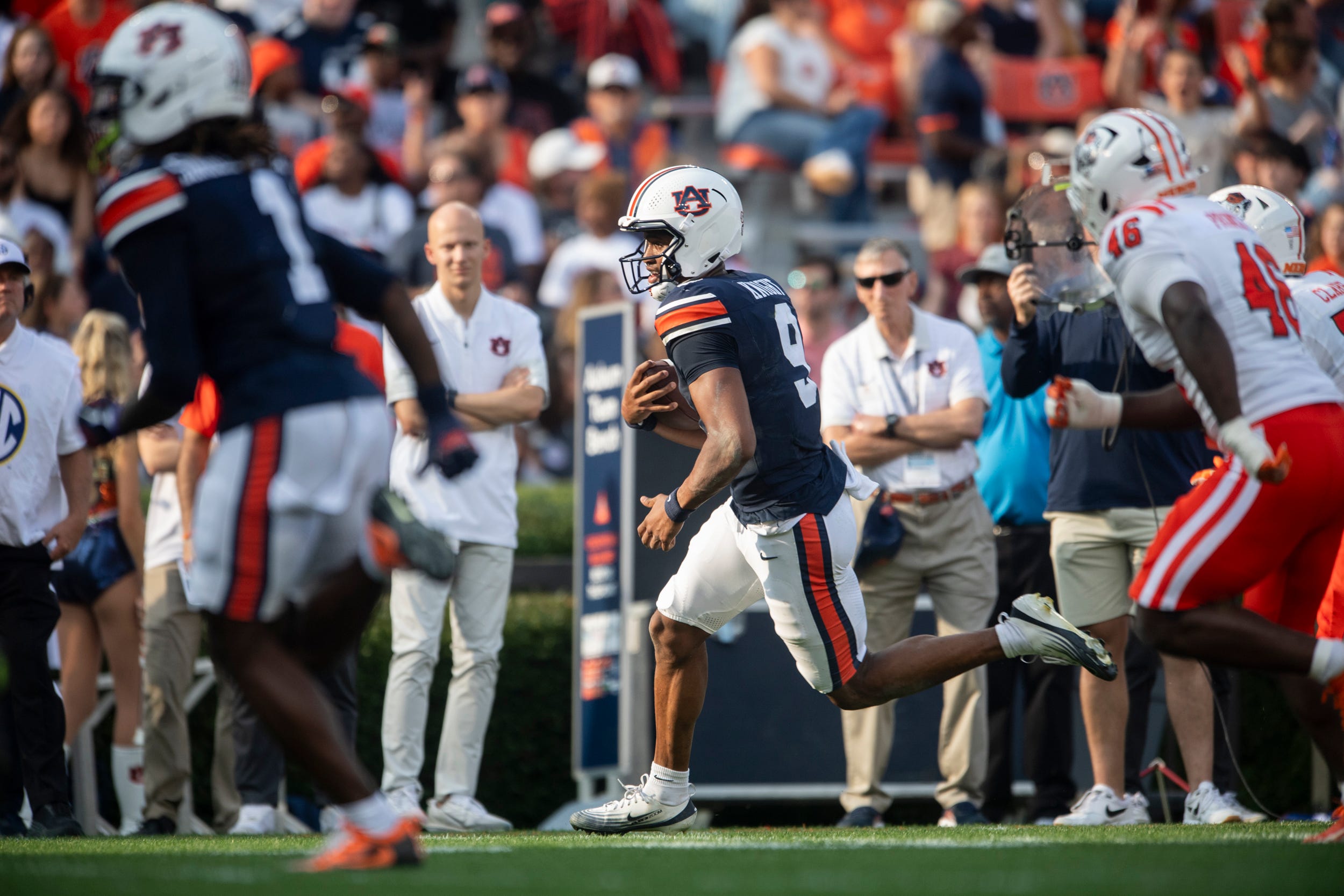 Deuce Knight sparkles for Auburn football in Mercer win: Highlights