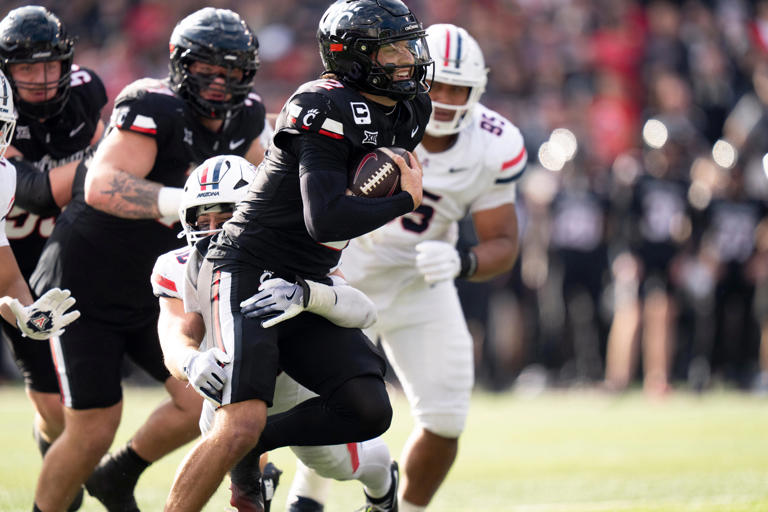 Cincinnati Bearcats drop home finale to BYU Cougars | Replay