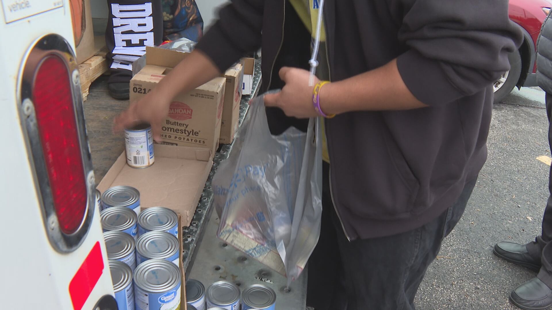 EKU fraternity gives away 100 turkeys to Richmond families