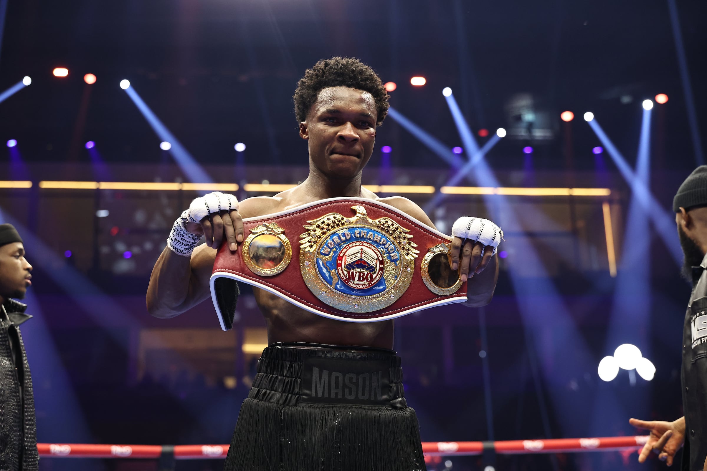 Cleveland’s own Abdullah Mason becomes youngest male world boxing champion