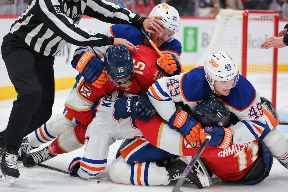 Oilers, Panthers Get Into All-Out Brawl in Stanley Cup Finals Rematch