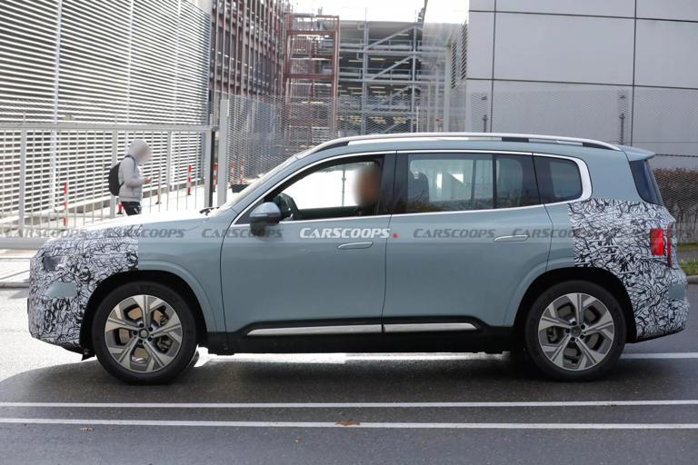 Nuova Mercedes GLB 2026 si scopre un po' di più: le ultime foto spia ...