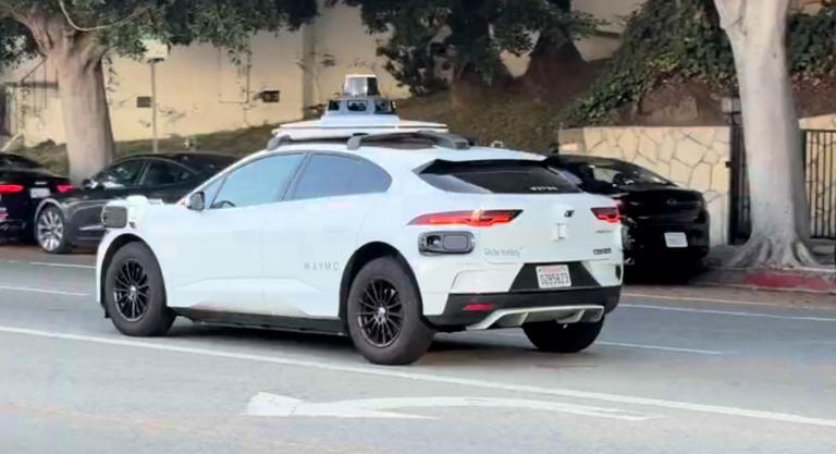Community reacts to Waymo rolling out driverless car service in San Diego