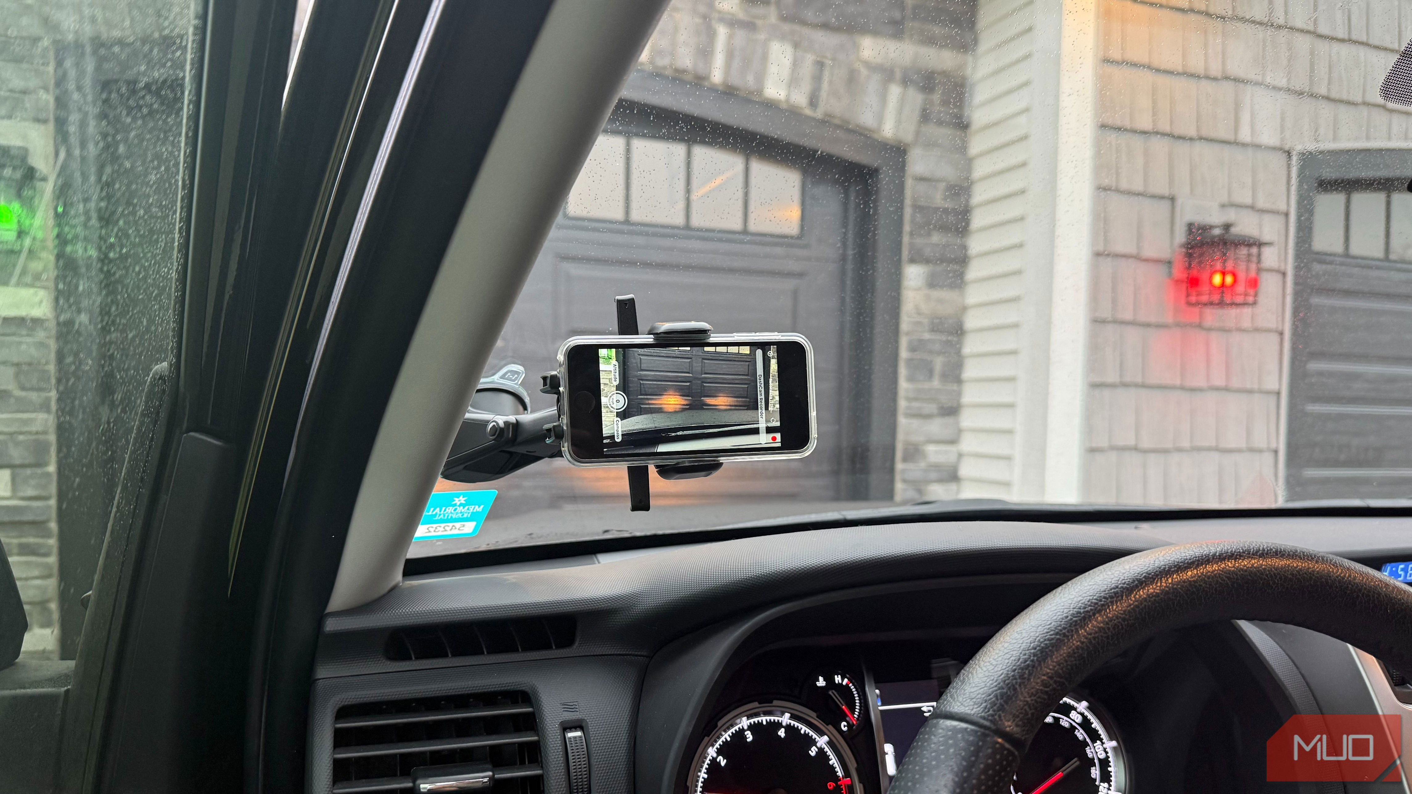 I turned my old iPod Touch into a dash cam with one free app