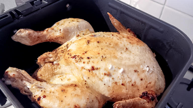 People are saying you shouldn't cook chicken in the air fryer — here's ...