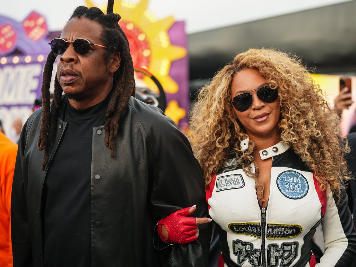 Formula 1: Beyoncé Causes a Stir in Racing Suit