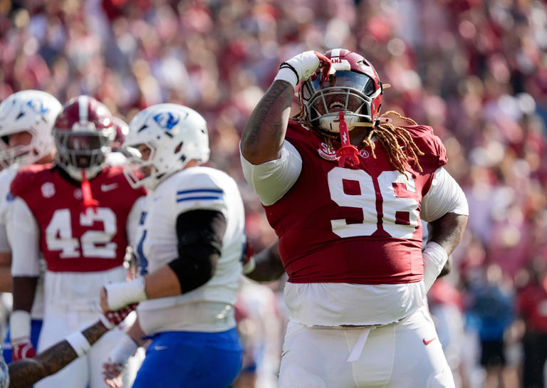 Social media reacts to Alabama's dominant win vs. Eastern Illinois