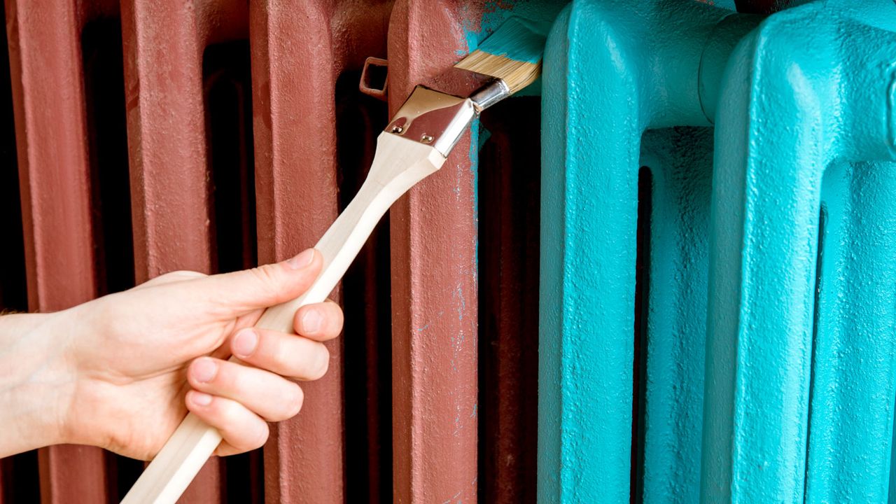 Does paint affect radiator heat output?