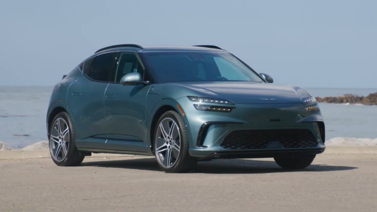 2026 Genesis GV60 Premium Elektro-SUV in Tromso Green Metallic