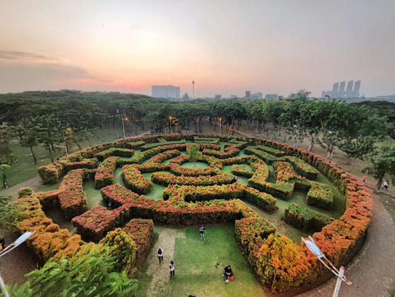7 Taman Kota Terbaik di Jakarta, Spot Healing yang Asri di Tengah Kota