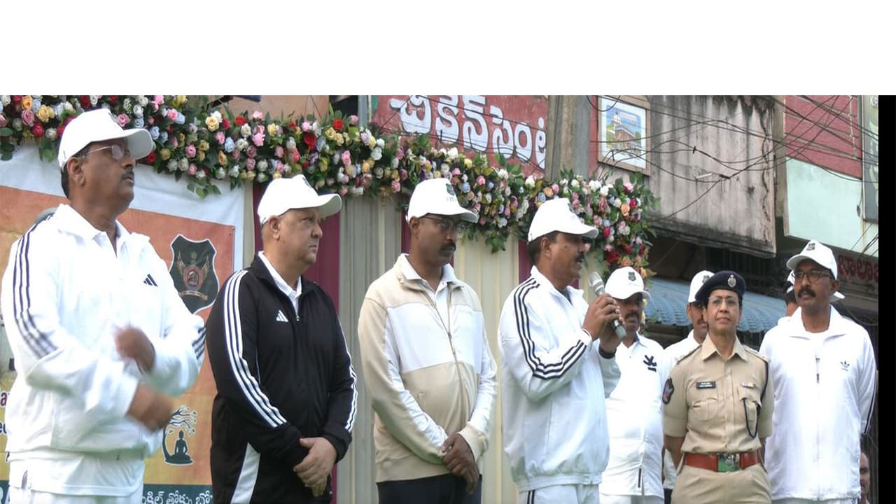AP Eagle Team holds 'Fit India Cycle Rally' against drugs in Vijayawada